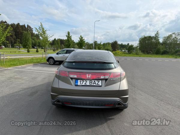 Pelēks Honda Civic 2008 Tallina, ar dzinēja tilpumu 1.80 L un nobraukumu 242 tūkst. km par 2500 €, foto 5 vietnē AUTOMOTO.COM.LV