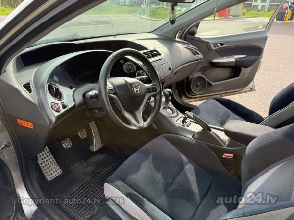 Pelēks Honda Civic 2008 Tallina, ar dzinēja tilpumu 1.80 L un nobraukumu 242 tūkst. km par 2500 €, foto 9 vietnē AUTOMOTO.COM.LV