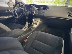 Pelēks Honda Civic 2008 Rīga, ar dzinēja tilpumu 2.20 L un nobraukumu 230 tūkst. km par 1800 €, foto 10 vietnē AUTOMOTO.COM.LV