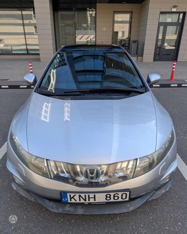 Pelēks Honda Civic 2008 Viļņa, ar dzinēja tilpumu 2.20 L un nobraukumu 254 tūkst. km par 2200 €, foto 9 vietnē AUTOMOTO.COM.LV