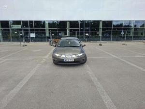 Grey Honda Civic 2008 in Siauliai, with an engine capacity of 1.80 L and mileage of 245 thousand km for 1800 €, photo 3 on AUTOMOTO.COM.LV