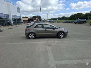 Grey Honda Civic 2008 in Siauliai, with an engine capacity of 1.80 L and mileage of 245 thousand km for 1800 €, photo 4 on AUTOMOTO.COM.LV