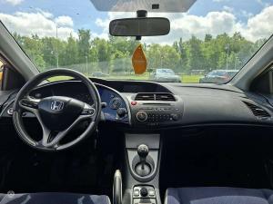 Grey Honda Civic 2008 in Siauliai, with an engine capacity of 1.80 L and mileage of 245 thousand km for 1800 €, photo 8 on AUTOMOTO.COM.LV