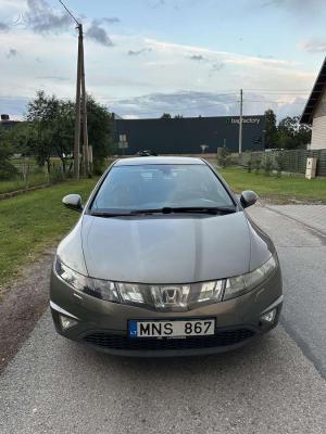 Pelēks Honda Civic 2008 Viļņa, ar dzinēja tilpumu 1.80 L un nobraukumu 341 tūkst. km par 1480 €, foto  vietnē AUTOMOTO.COM.LV