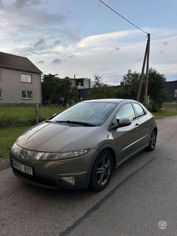 Pelēks Honda Civic 2008 Viļņa, ar dzinēja tilpumu 1.80 L un nobraukumu 341 tūkst. km par 1480 €, foto 8 vietnē AUTOMOTO.COM.LV