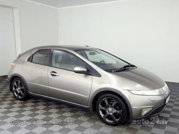 Grey Honda Civic 2008 in Tallinn, with an engine capacity of 1.80 L and mileage of 252 thousand km for 1299 €, photo 1 on AUTOMOTO.COM.LV