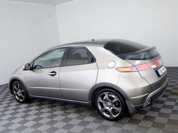 Pelēks Honda Civic 2008 Tallina, ar dzinēja tilpumu 1.80 L un nobraukumu 252 tūkst. km par 1299 €, foto 4 vietnē AUTOMOTO.COM.LV