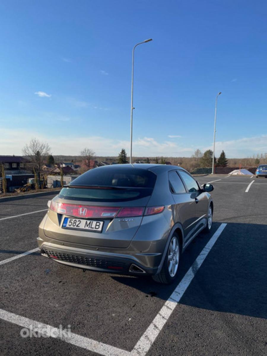 Pelēks Honda Civic 2008 Narva, ar dzinēja tilpumu 1.80 L un nobraukumu 176 tūkst. km par 3200 €, foto 5 vietnē AUTOMOTO.COM.LV