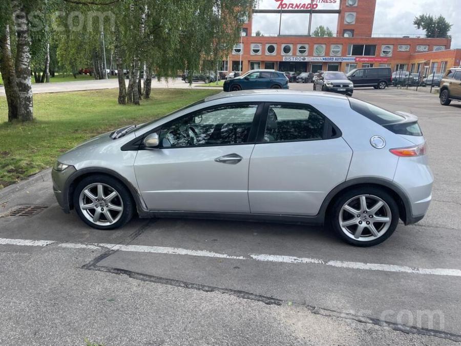 Pelēks Honda Civic 2008 Rīga, ar dzinēja tilpumu 2.20 L un nobraukumu 309 tūkst. km par 890 €, foto 4 vietnē AUTOMOTO.COM.LV