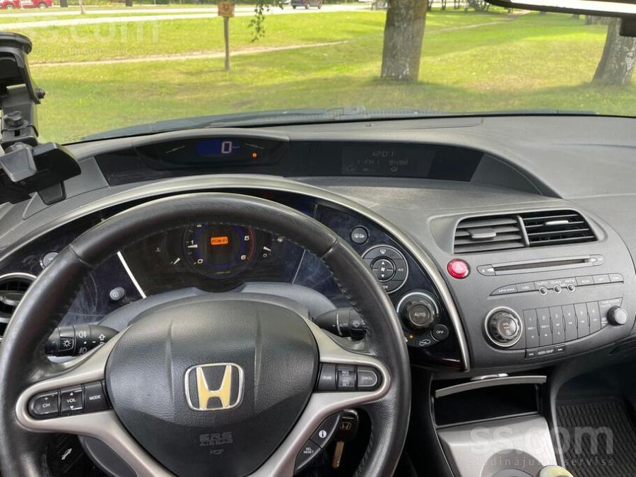 Pelēks Honda Civic 2008 Rīga, ar dzinēja tilpumu 2.20 L un nobraukumu 309 tūkst. km par 890 €, foto 8 vietnē AUTOMOTO.COM.LV
