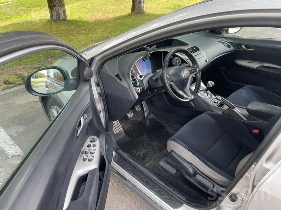 Pelēks Honda Civic 2008 Rīga, ar dzinēja tilpumu 2.20 L un nobraukumu 309 tūkst. km par 890 €, foto 9 vietnē AUTOMOTO.COM.LV