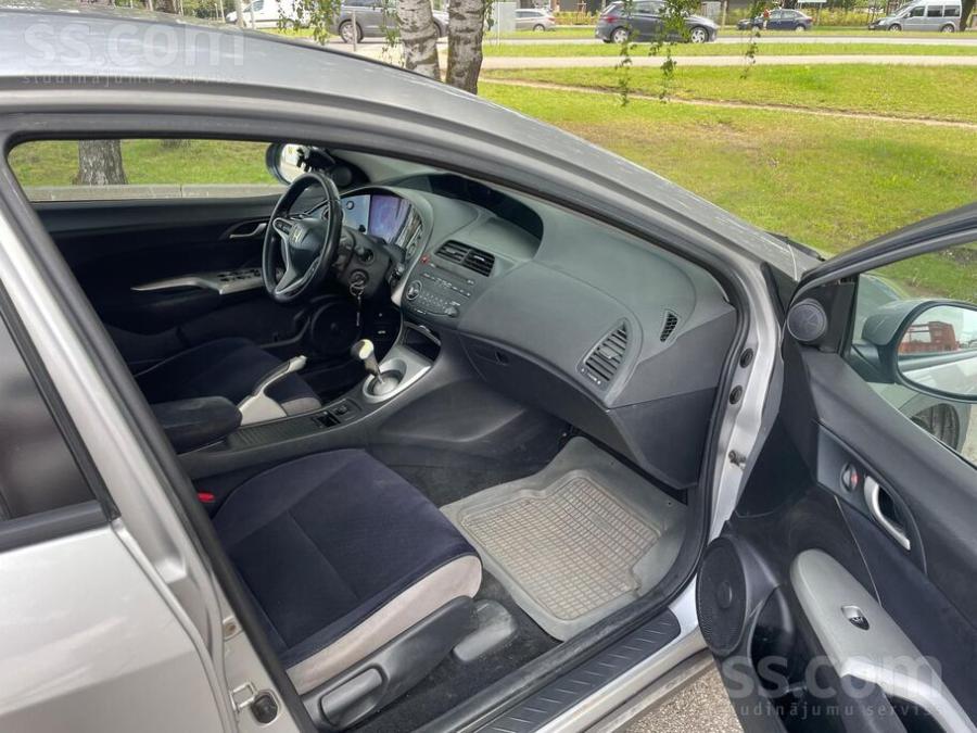 Pelēks Honda Civic 2008 Rīga, ar dzinēja tilpumu 2.20 L un nobraukumu 309 tūkst. km par 890 €, foto 12 vietnē AUTOMOTO.COM.LV