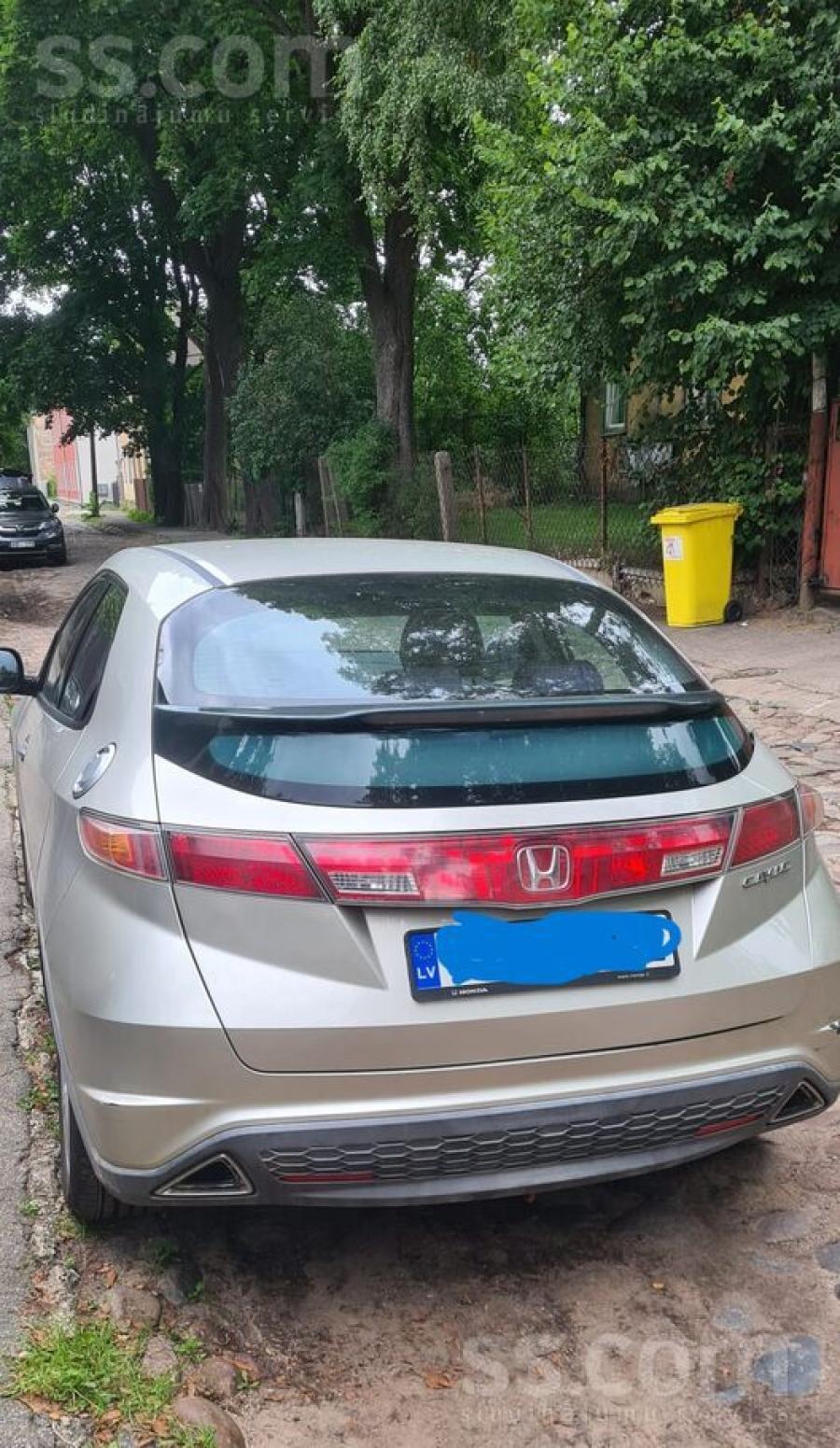 Grey Honda Civic 2008 in Jurmala, with an engine capacity of 1.80 L and mileage of 190 thousand km for 2500 €, photo 5 on AUTOMOTO.COM.LV