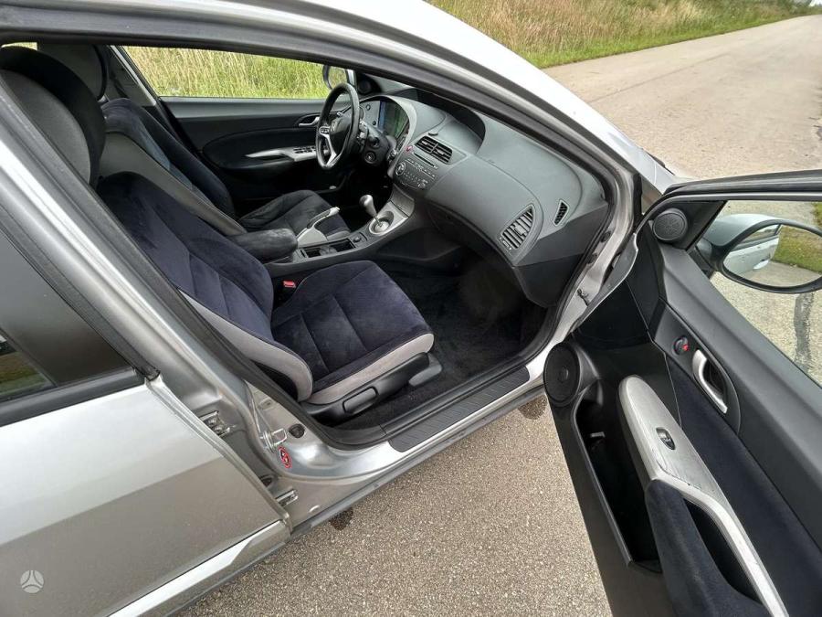 Pelēks Honda Civic 2008 Kauņa, ar dzinēja tilpumu 1.80 L un nobraukumu 330 tūkst. km par 1550 €, foto 12 vietnē AUTOMOTO.COM.LV