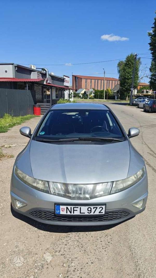 Grey Honda Civic 2008 in Kaunas, with an engine capacity of 2.20 L and mileage of 360 thousand km for 2000 €, photo 3 on AUTOMOTO.COM.LV