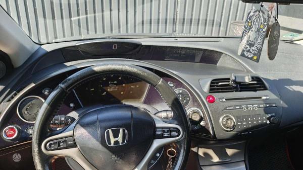 Grey Honda Civic 2008 in Kaunas, with an engine capacity of 2.20 L and mileage of 360 thousand km for 2000 €, photo 9 on AUTOMOTO.COM.LV