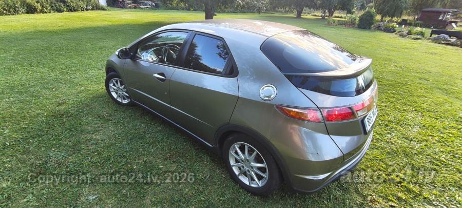 Grey Honda Civic 2008 in Keila, with an engine capacity of 1.30 L and mileage of 262 thousand km for 1500 €, photo 7 on AUTOMOTO.COM.LV