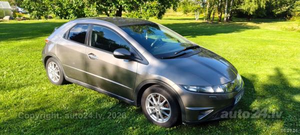 Grey Honda Civic 2008 in Keila, with an engine capacity of 1.30 L and mileage of 262 thousand km for 1500 €, photo 10 on AUTOMOTO.COM.LV