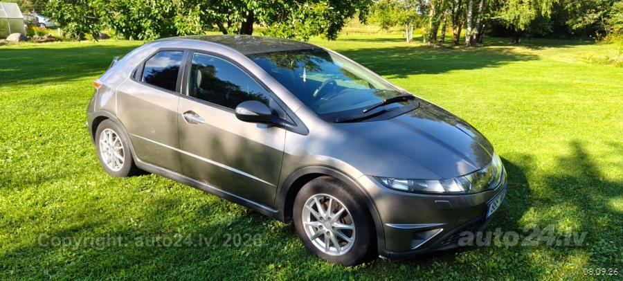 Grey Honda Civic 2008 in Keila, with an engine capacity of 1.30 L and mileage of 262 thousand km for 1500 €, photo 11 on AUTOMOTO.COM.LV