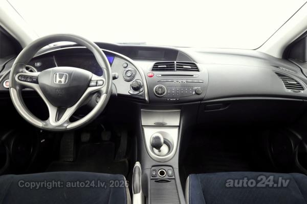 Grey Honda Civic 2008 in Tallinn, with an engine capacity of 1.30 L and mileage of 263 thousand km for 1999 €, photo 5 on AUTOMOTO.COM.LV