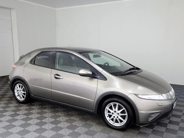 Grey Honda Civic 2008 in Tallinn, with an engine capacity of 1.30 L and mileage of 263 thousand km for 1999 €, photo 8 on AUTOMOTO.COM.LV