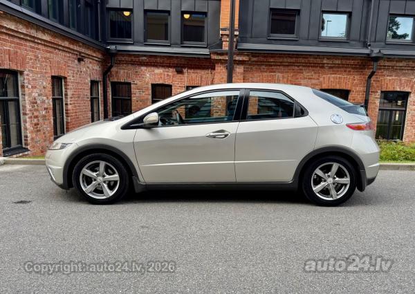 Pelēks Honda Civic 2008 Tallina, ar dzinēja tilpumu 1.80 L un nobraukumu 181 tūkst. km par 3499 €, foto 7 vietnē AUTOMOTO.COM.LV