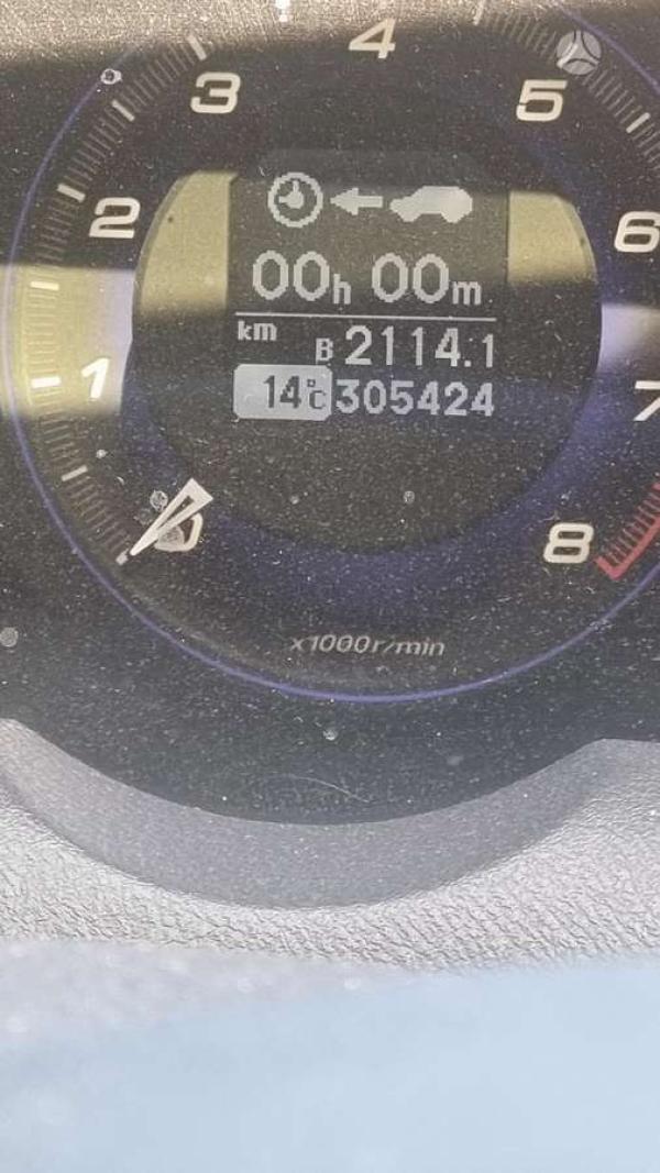 Grey Honda Civic 2008 in Vilnius, with an engine capacity of 1.80 L and mileage of 305 thousand km for 1800 €, photo 7 on AUTOMOTO.COM.LV