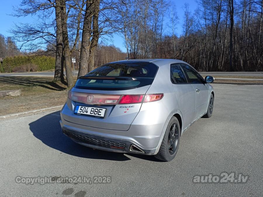 Pelēks Honda Civic 2008 Tallina, ar dzinēja tilpumu 1.80 L un nobraukumu 189 tūkst. km par 2499 €, foto 6 vietnē AUTOMOTO.COM.LV