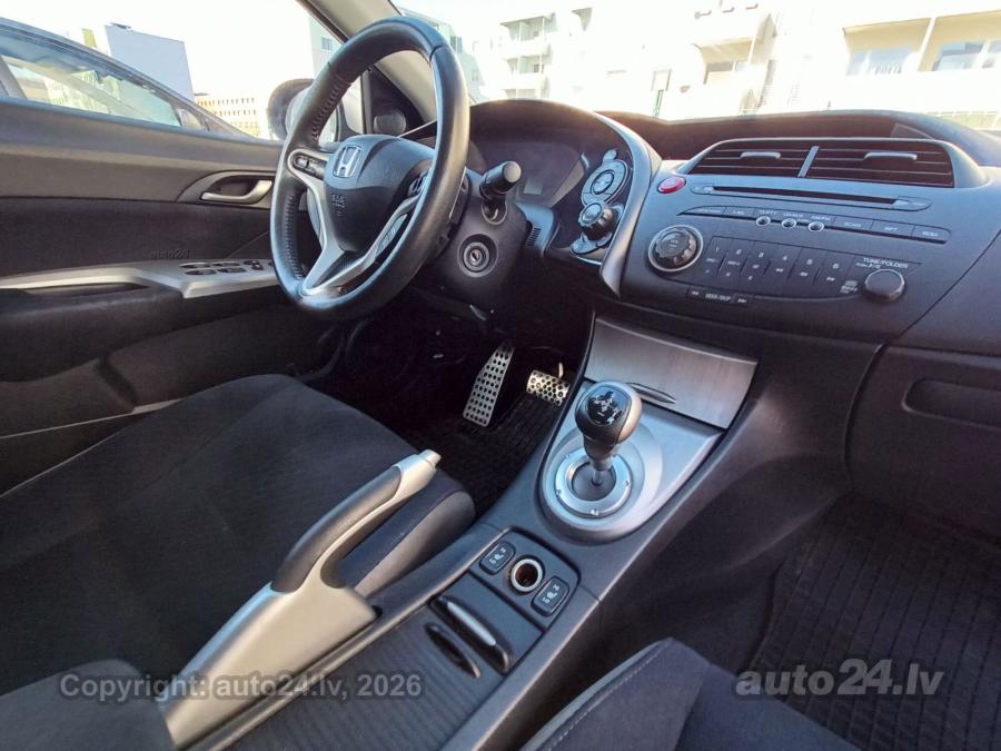 Pelēks Honda Civic 2008 Tallina, ar dzinēja tilpumu 1.80 L un nobraukumu 189 tūkst. km par 2499 €, foto 13 vietnē AUTOMOTO.COM.LV