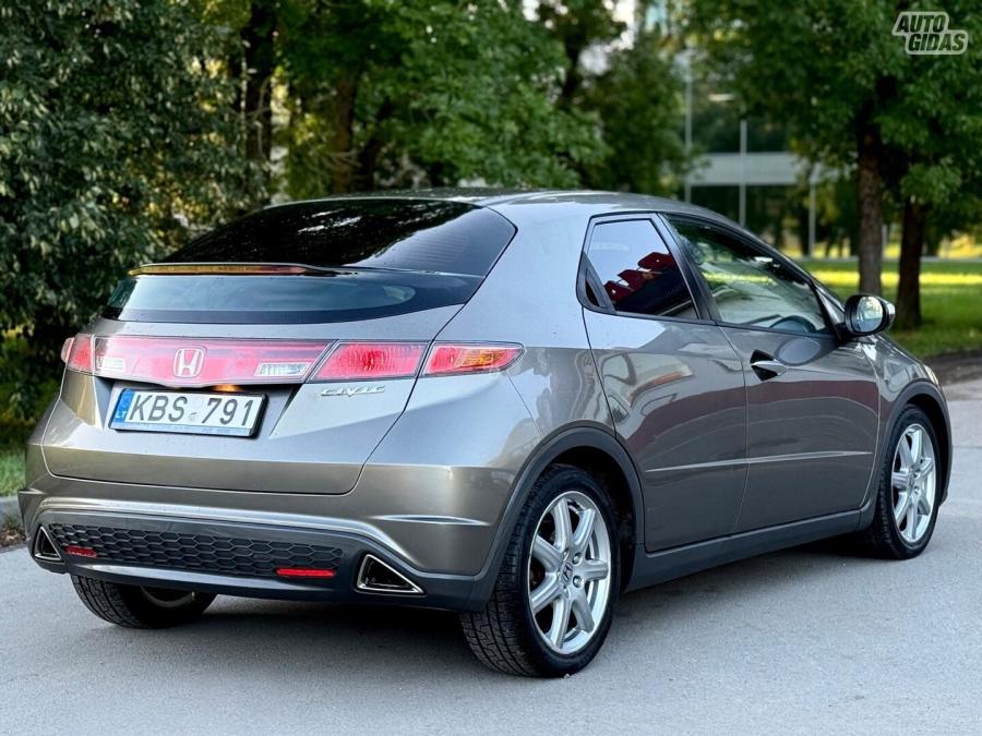 Pelēks Honda Civic 2008 Kauņa, ar dzinēja tilpumu 2.20 L un nobraukumu 324 tūkst. km par 2500 €, foto 4 vietnē AUTOMOTO.COM.LV