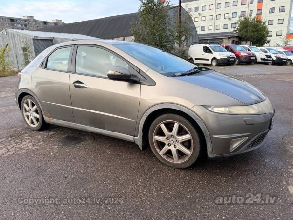 Honda Civic 2008 in Tallinn on AUTOMOTO.COM.LV Grey Honda Civic 2008 in Tallinn, with an engine capacity of 1.80 L and mileage of 305 thousand km for 599 €, photo 1 on AUTOMOTO.COM.LV
