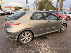 Grey Honda Civic 2008 in Tallinn, with an engine capacity of 1.80 L and mileage of 305 thousand km for 599 €, photo 4 on AUTOMOTO.COM.LV