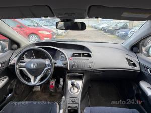 Grey Honda Civic 2008 in Tallinn, with an engine capacity of 1.80 L and mileage of 305 thousand km for 599 €, photo 6 on AUTOMOTO.COM.LV