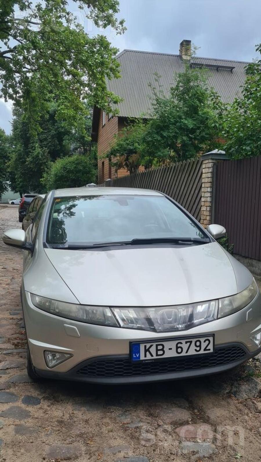 Grey Honda Civic 2008 in Jurmala, with an engine capacity of 1.80 L and mileage of 190 thousand km for 2500 €, photo 3 on AUTOMOTO.COM.LV