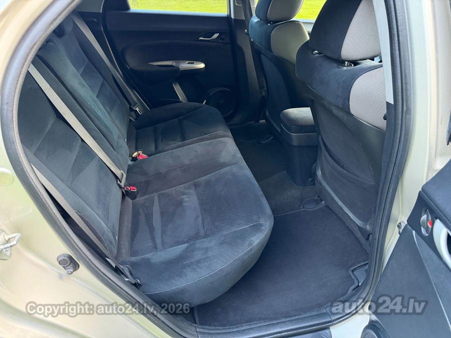 Pelēks Honda Civic 2008 Tallina, ar dzinēja tilpumu 1.80 L un nobraukumu 189 tūkst. km par 2800 €, foto 19 vietnē AUTOMOTO.COM.LV
