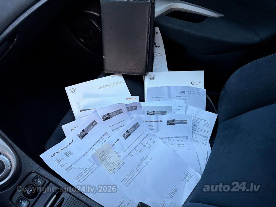 Pelēks Honda Civic 2008 Tallina, ar dzinēja tilpumu 1.80 L un nobraukumu 189 tūkst. km par 2800 €, foto 30 vietnē AUTOMOTO.COM.LV