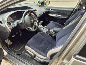 Grey Honda Civic 2008 in Vilnius, with an engine capacity of 2.20 L and mileage of 304 thousand km for 1850 €, photo 9 on AUTOMOTO.COM.LV