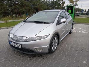 Grey Honda Civic 2008 in Vilnius, with an engine capacity of 1.80 L and mileage of 293 thousand km for 3450 €, photo 6 on AUTOMOTO.COM.LV