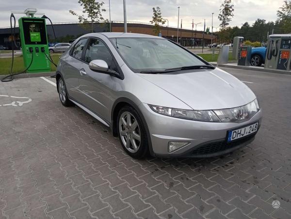 Хонда Цивик 2008 в Вильнюс на AUTOMOTO.COM.LV Серый Хонда Цивик 2008 в Вильнюс, объемом двигателя 1.80 л и пробегом 293 тыс. км за 3450 €, фото 7 на AUTOMOTO.COM.LV
