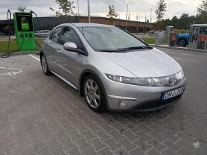 Grey Honda Civic 2008 in Vilnius, with an engine capacity of 1.80 L and mileage of 293 thousand km for 3450 €, photo 7 on AUTOMOTO.COM.LV