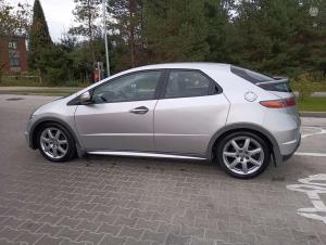 Grey Honda Civic 2008 in Vilnius, with an engine capacity of 1.80 L and mileage of 293 thousand km for 3450 €, photo 15 on AUTOMOTO.COM.LV