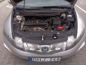 Grey Honda Civic 2008 in Vilnius, with an engine capacity of 1.80 L and mileage of 293 thousand km for 3450 €, photo 24 on AUTOMOTO.COM.LV