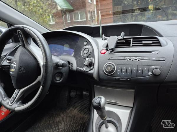 Pelēks Honda Civic 2008 Trakai, ar dzinēja tilpumu 2.20 L un nobraukumu 370 tūkst. km par 1000 €, foto 11 vietnē AUTOMOTO.COM.LV