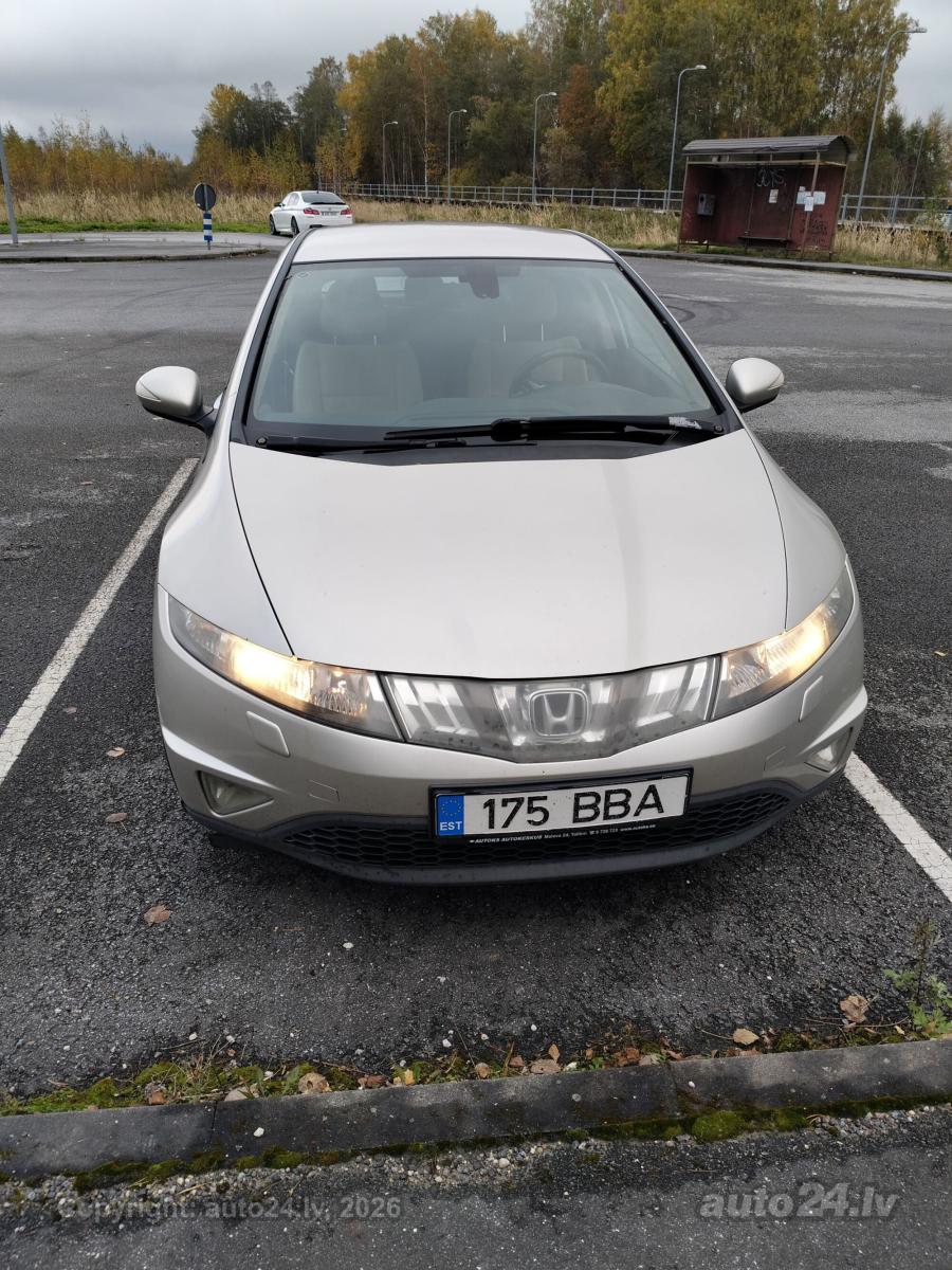 Grey Honda Civic 2008 in Parnu, with an engine capacity of 1.80 L and mileage of 201 thousand km for 2000 €, photo 3 on AUTOMOTO.COM.LV