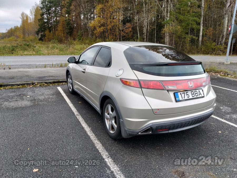 Grey Honda Civic 2008 in Parnu, with an engine capacity of 1.80 L and mileage of 201 thousand km for 2000 €, photo 4 on AUTOMOTO.COM.LV