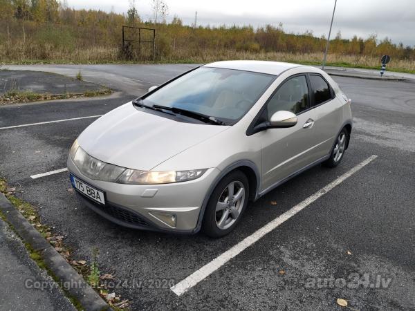 Honda Civic 2008 in Parnu on AUTOMOTO.COM.LV Grey Honda Civic 2008 in Parnu, with an engine capacity of 1.80 L and mileage of 201 thousand km for 2000 €, photo 6 on AUTOMOTO.COM.LV