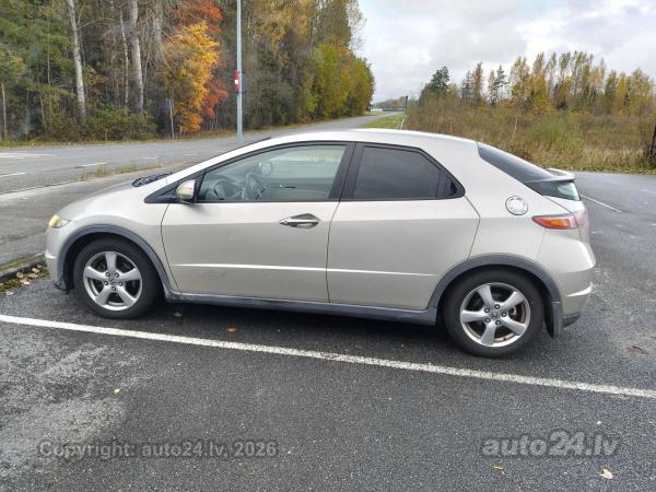 Honda Civic 2008 in Parnu on AUTOMOTO.COM.LV Grey Honda Civic 2008 in Parnu, with an engine capacity of 1.80 L and mileage of 201 thousand km for 2000 €, photo 7 on AUTOMOTO.COM.LV