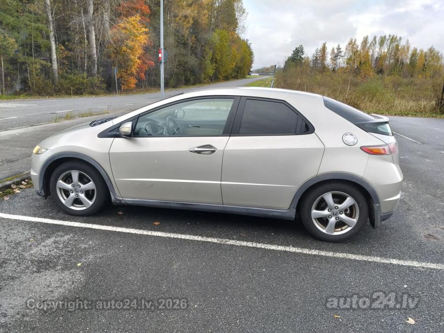 Grey Honda Civic 2008 in Parnu, with an engine capacity of 1.80 L and mileage of 201 thousand km for 2000 €, photo 7 on AUTOMOTO.COM.LV