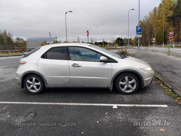 Honda Civic 2008 in Parnu on AUTOMOTO.COM.LV Grey Honda Civic 2008 in Parnu, with an engine capacity of 1.80 L and mileage of 201 thousand km for 2000 €, photo 11 on AUTOMOTO.COM.LV