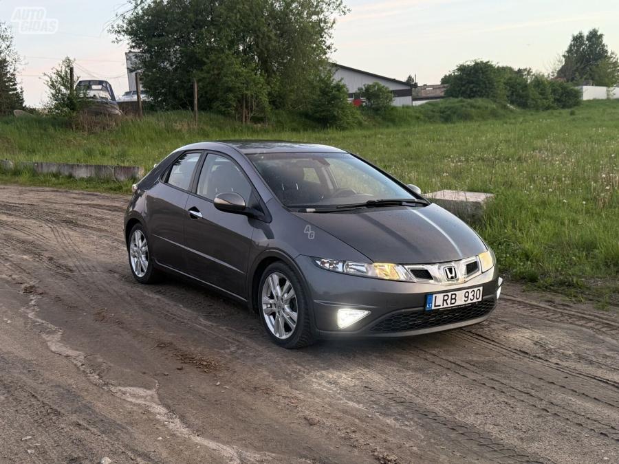 Pelēks Honda Civic 2009 Kauņa, ar dzinēja tilpumu 2.20 L un nobraukumu 320 tūkst. km par 1500 €, foto 1 vietnē AUTOMOTO.COM.LV